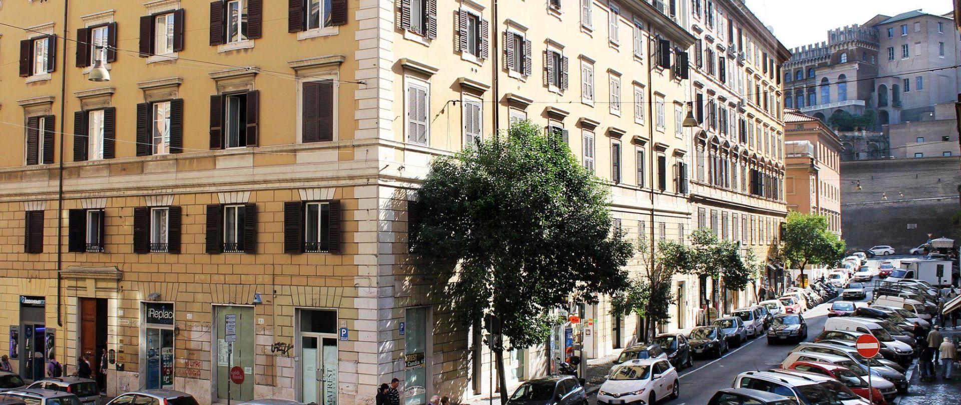 Vatican Santamaura 39 - Roma - Italia